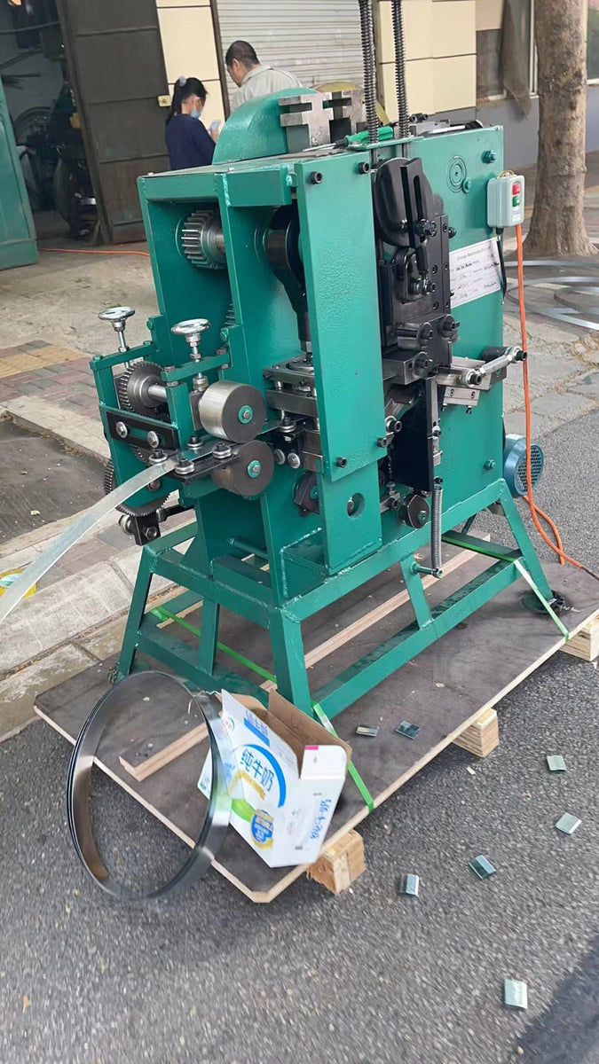 Steel strapping clip 32 mm making machine with two logos in same machi ...